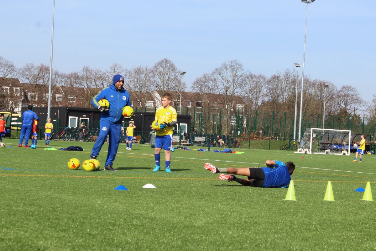 Goalkeeper Training Classes in Chiswick & London | Blue Moon